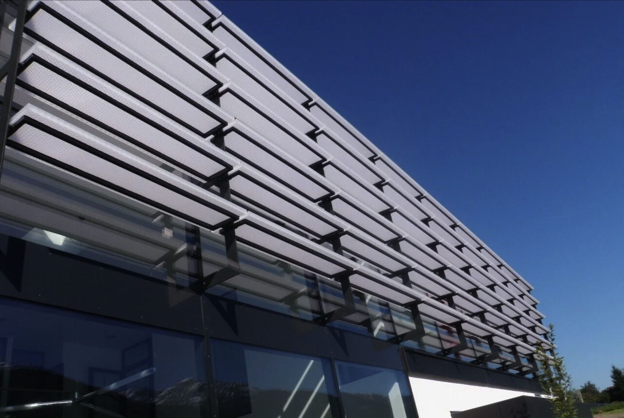 Premium translucent polycarbonate panels used in architecture - Moxie ...